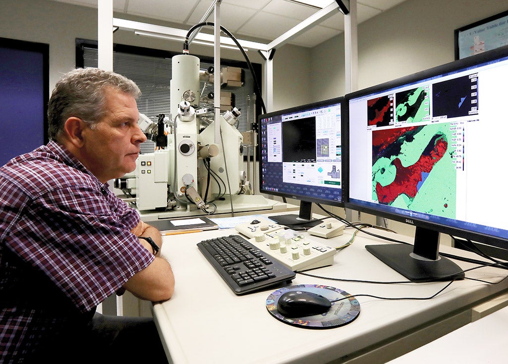 Electron Probe MicroAnalyzer Laboratory | Earth, Environmental and ...